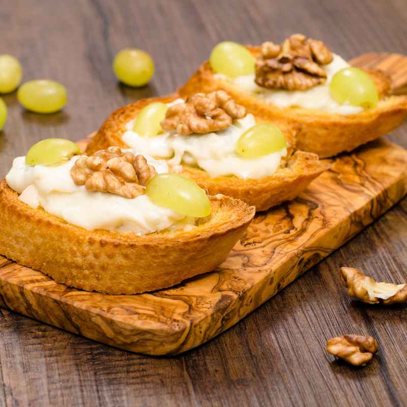 Honey Gorgonzola Baguette Bites – Gypsy Shoals Farm